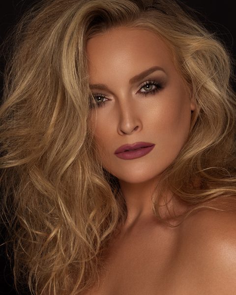 Modeling - Lizzie Miller